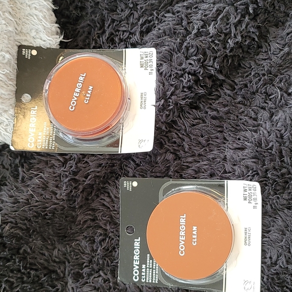 COVERGIRL | Makeup | Covergirl Pressed Powder | Poshmark